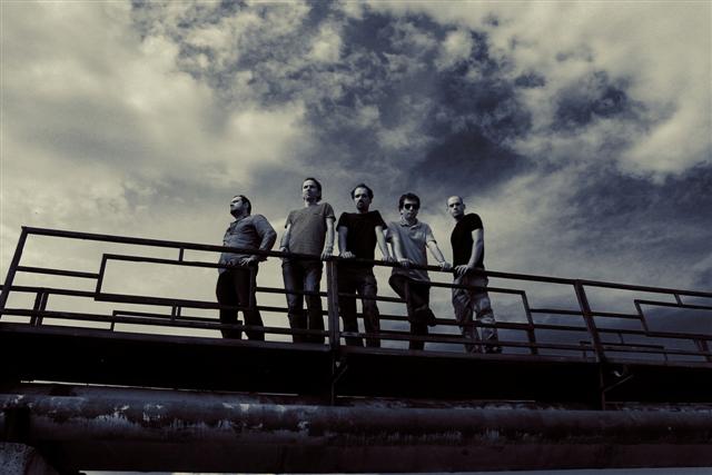 Mercedes Band: "Nu ne intereseaza o cariera in strainatate" - Maximum ...