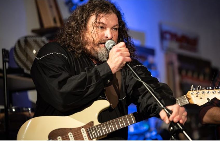 László Farkas - Quo Vdis - Maximum Rock Magazin